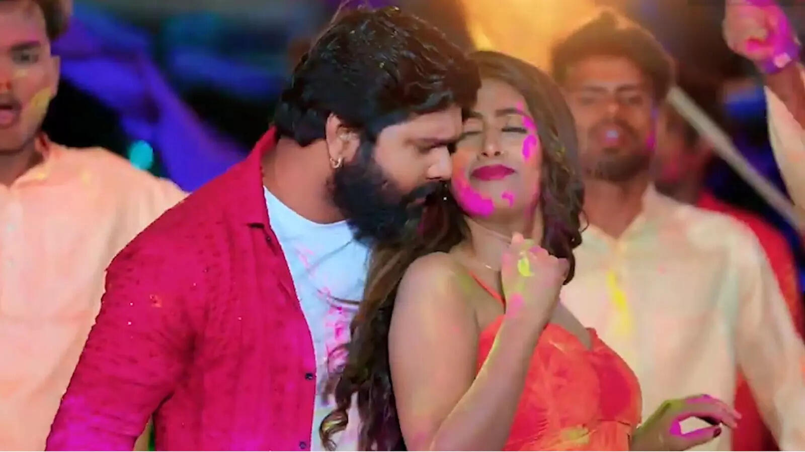 Samar Singh grabs headlines for his newly-released Bhojpuri Holi song 'Nik Lage Nahi Holiya'