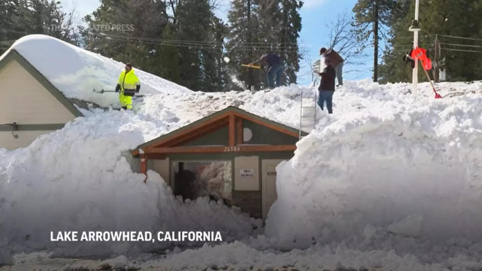 CA mountain residents dig snow from homes