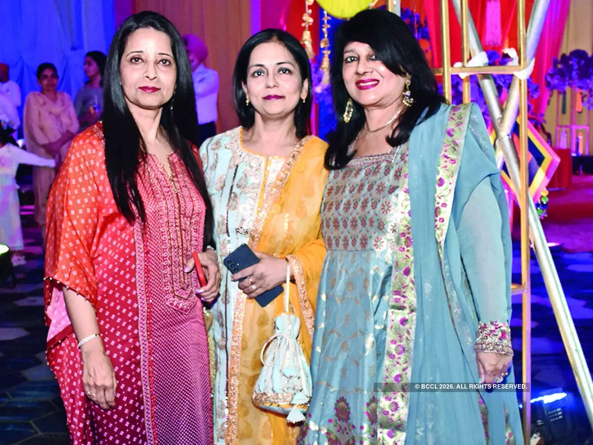 A lot of singing and dancing at this Holi bash | Events Movie News ...