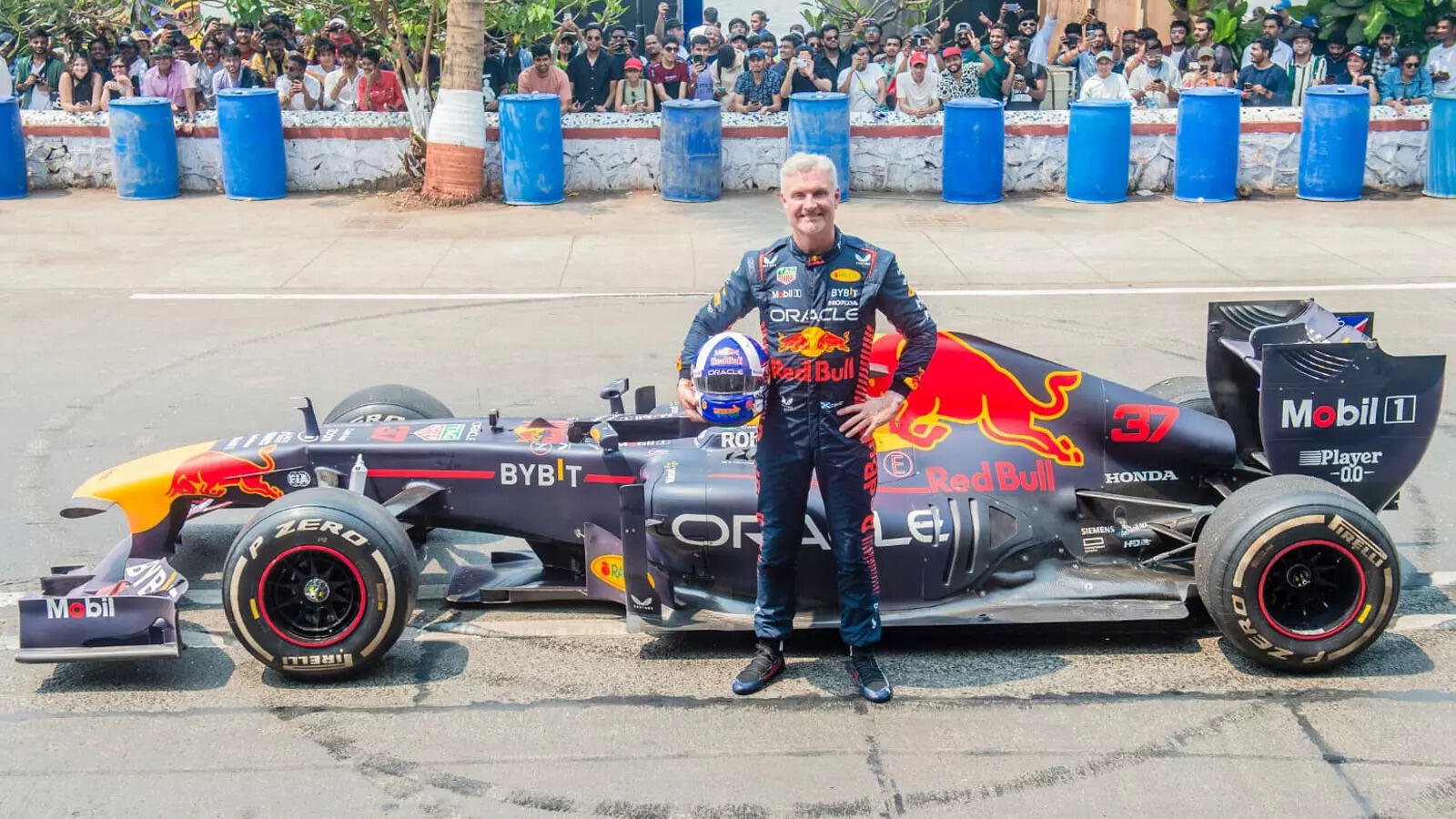 F1 driver David Coulthard takes iconic RB7 on an exciting spin