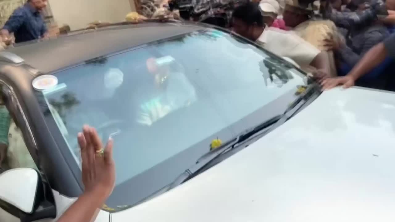 Hyderabad: Avinash Reddy leaves CBI office after being interrogated in Viveka murder case