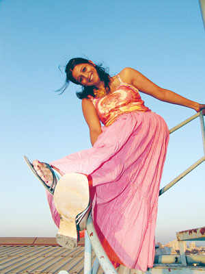 CAFE TIME: Bangalore's cafe crowd chill out over a cuppa - Photogallery