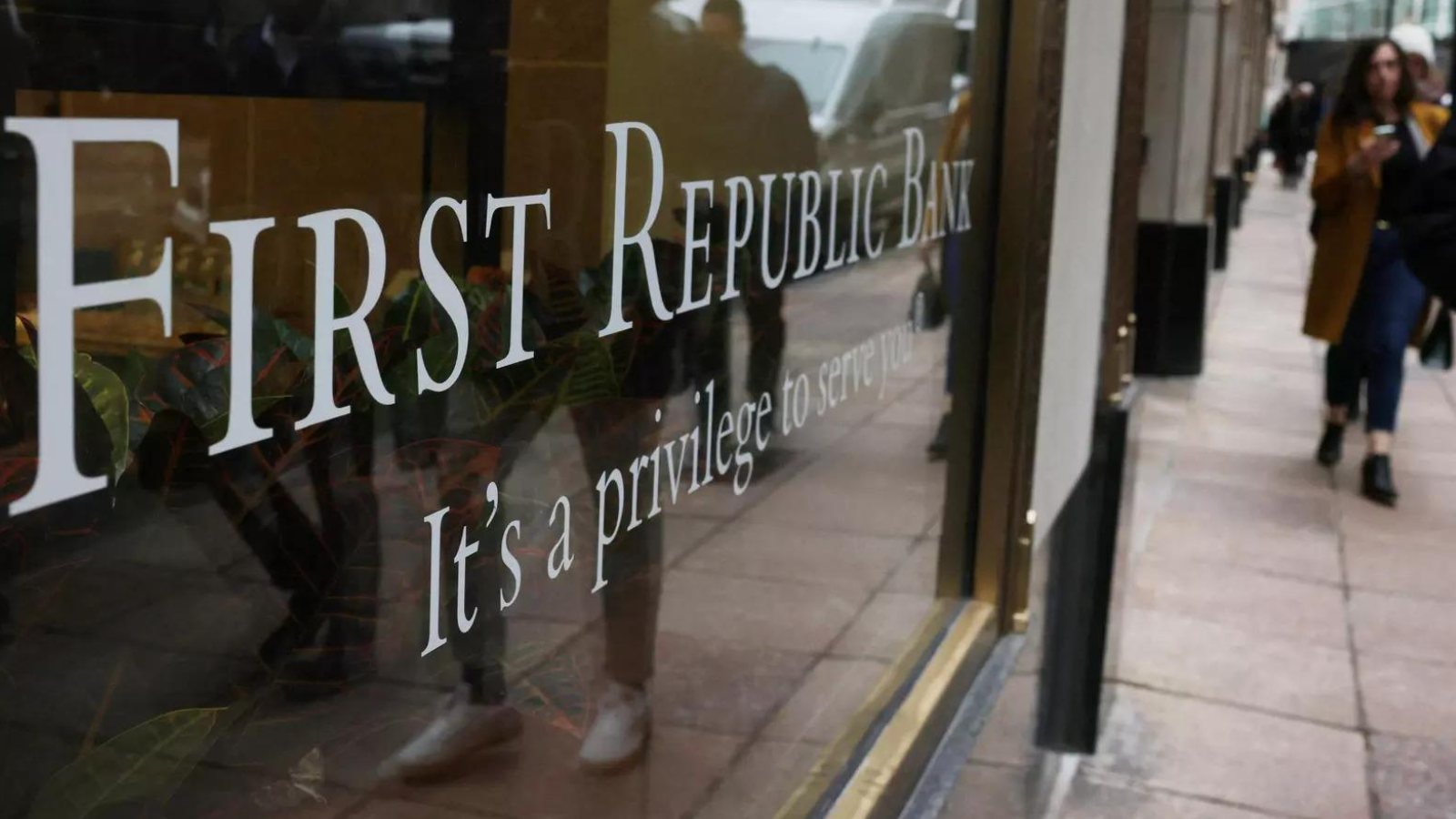 first republic bank: Amid fears of another bank collapse, US banking ...