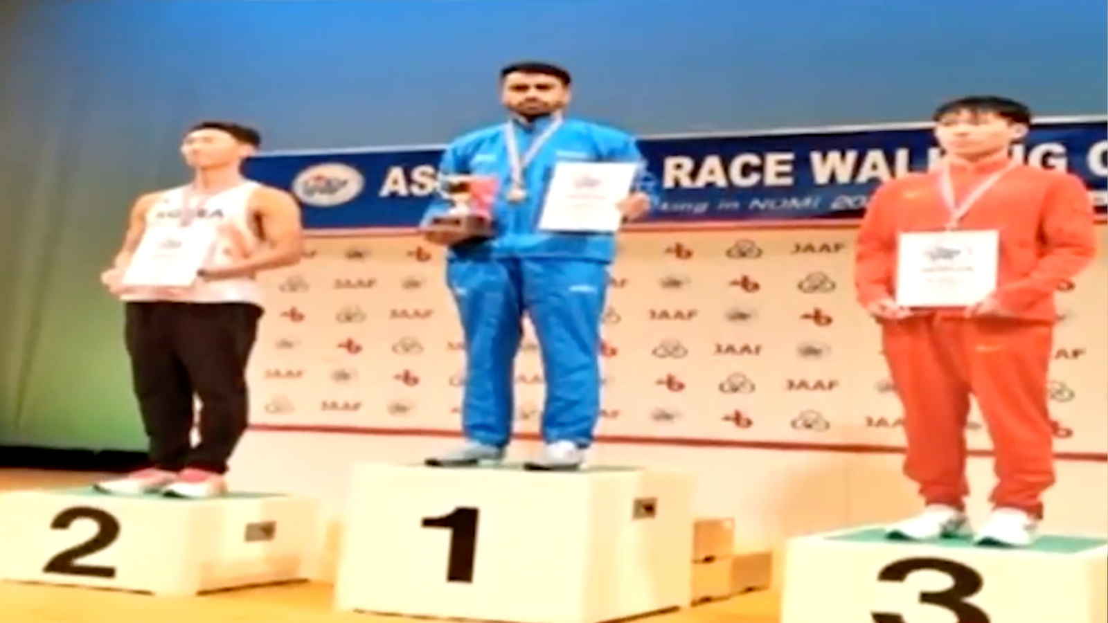 Indian Navy's Akshdeep Singh wins gold medal at Asian race walking ...