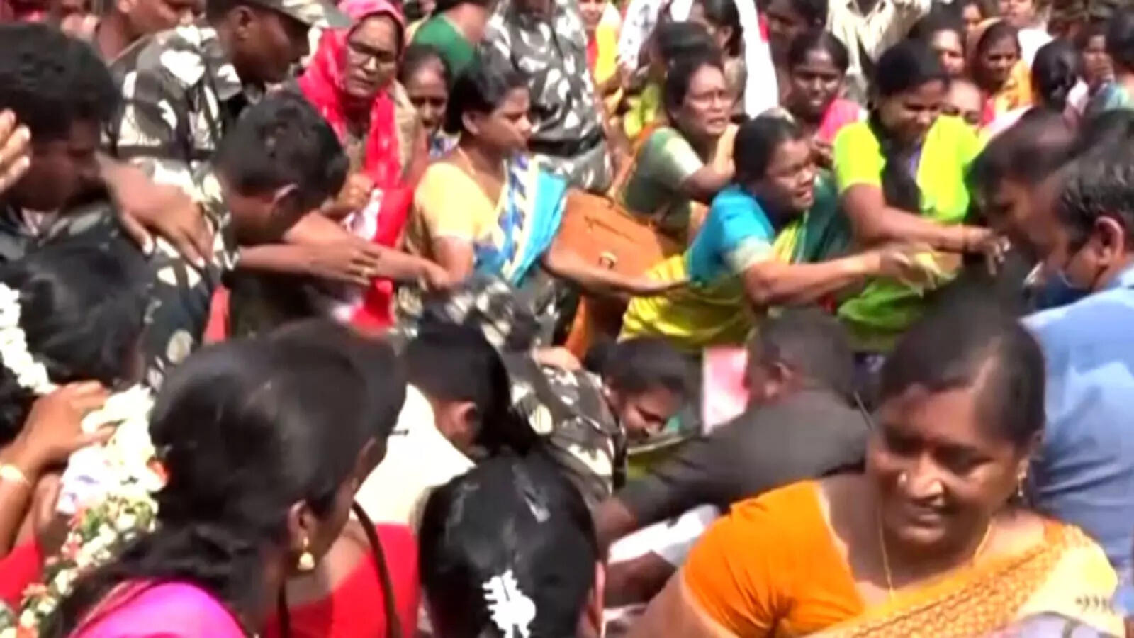 AP: TDP, Left parties protest in Vijayawada over demands of Anganwadi ...