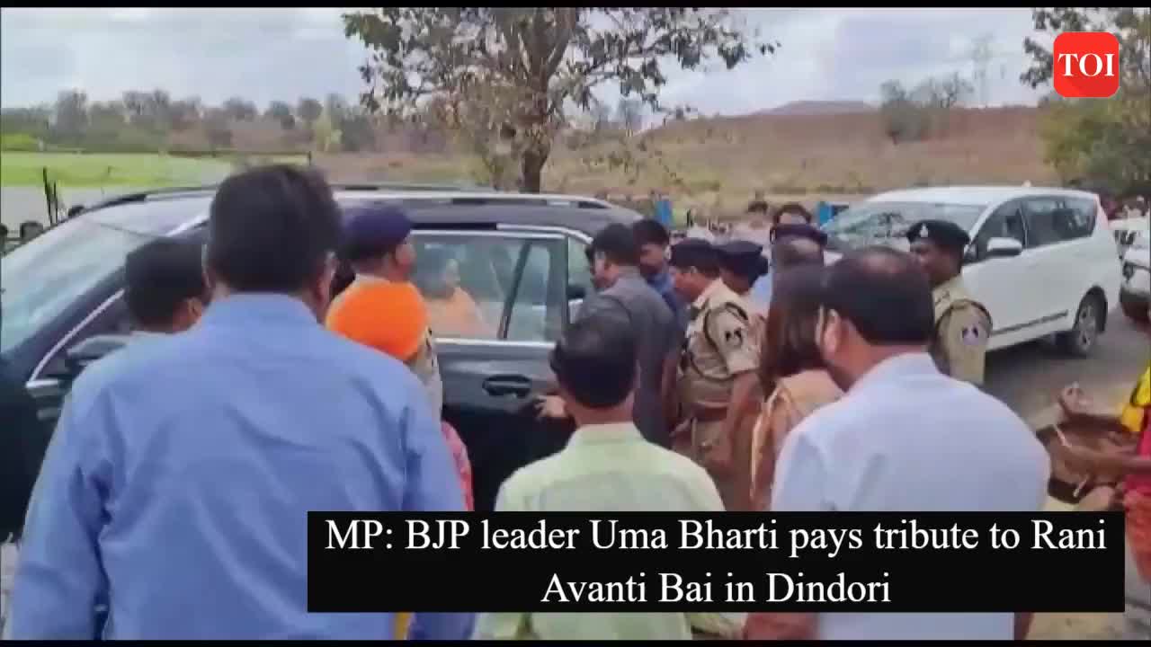 BJP leader Uma Bharti pays tribute to Rani Avanti Bai
