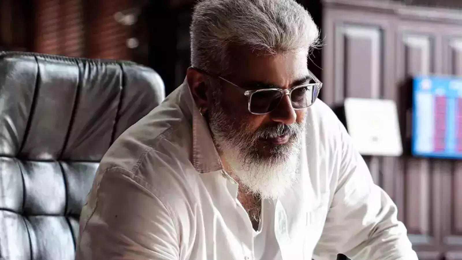 Ajith's romantic pictures with his wife Shalini go viral