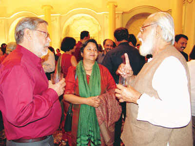 SMILE PLEASE: Jenny Heinkel and Freny Rustumji - Photogallery