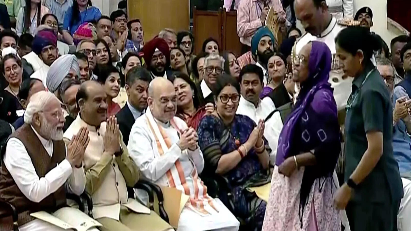 Emotional moment when Siddi tribal community elder leader blessed PM ...