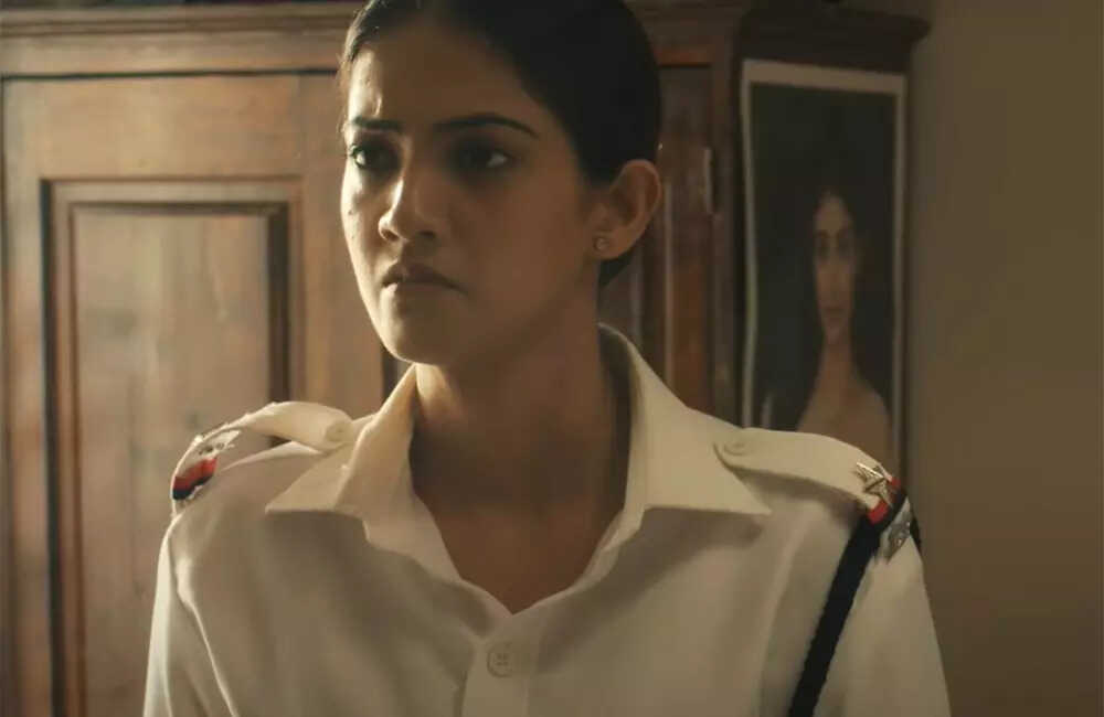 Crimes Aaj Kal Season 1 Review: A new age crime drama hosted by Vikrant ... Crimes Aaj Kal Season 1 Review: A new age crime drama hosted by Vikrant ...