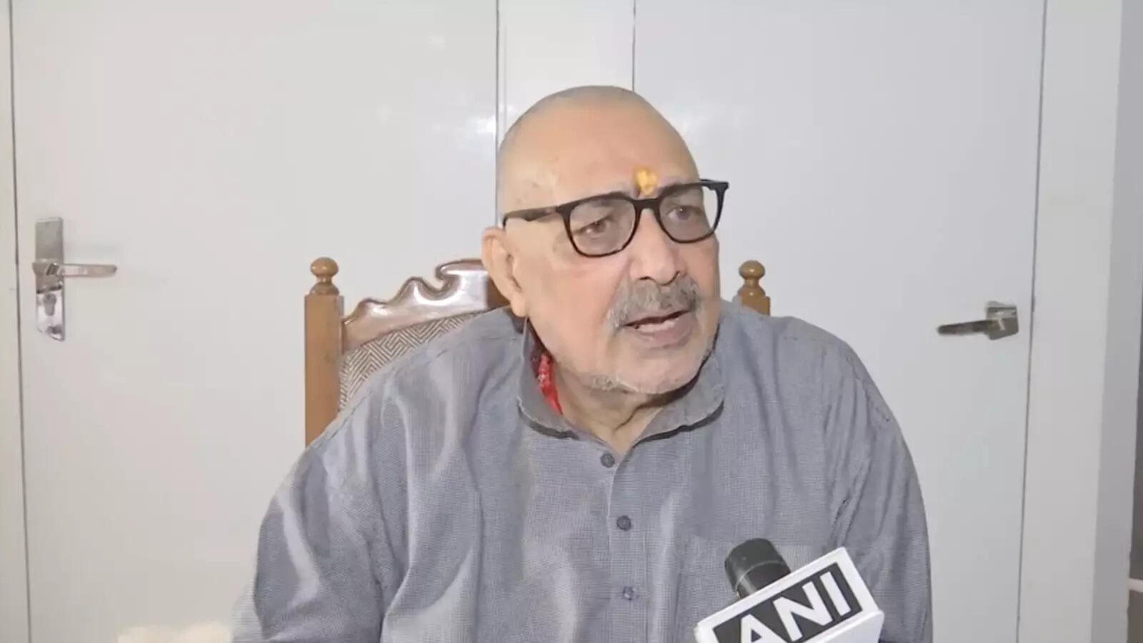 Rahul Gandhi is cursed by Lalu Prasad Yadav: Giriraj Singh Rahul Gandhi is cursed by Lalu Prasad Yadav: Giriraj Singh