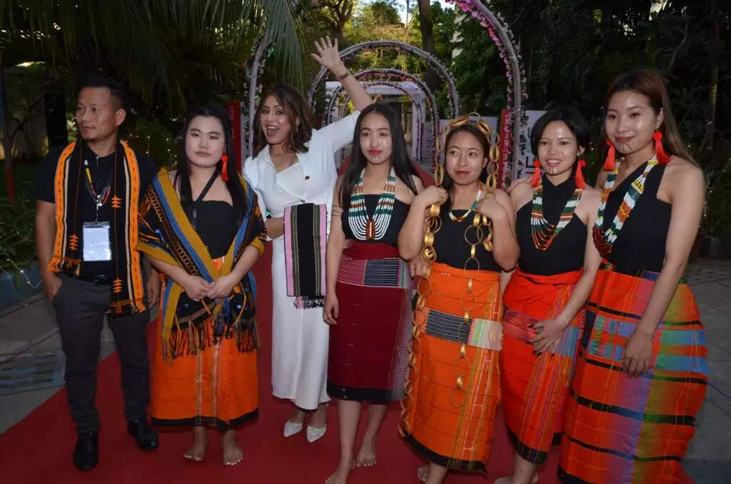 Mahima Chaudhry, Padmini Kolhapure, Gulshan Grover: Celebs grace the ...