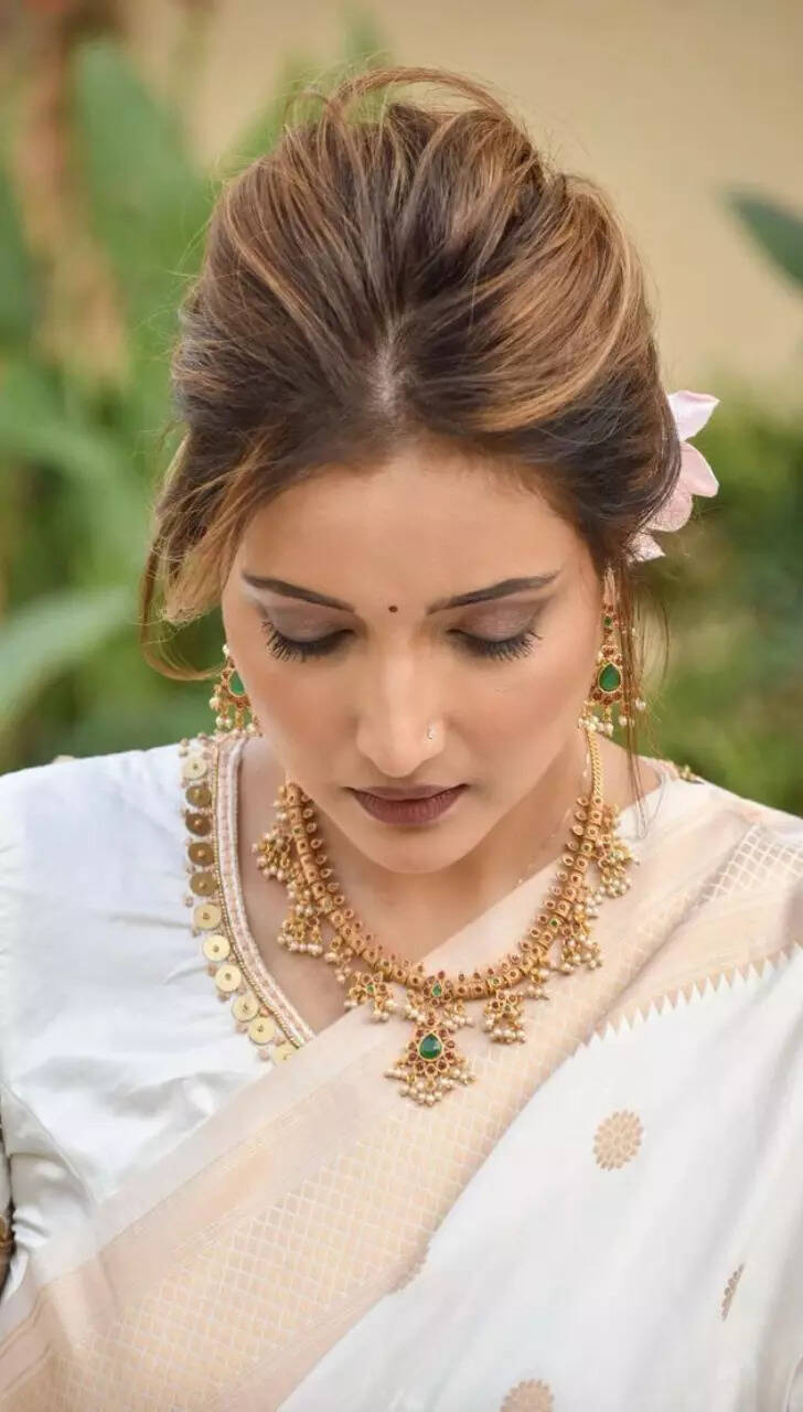 Makeup For White Saree Saubhaya Makeup