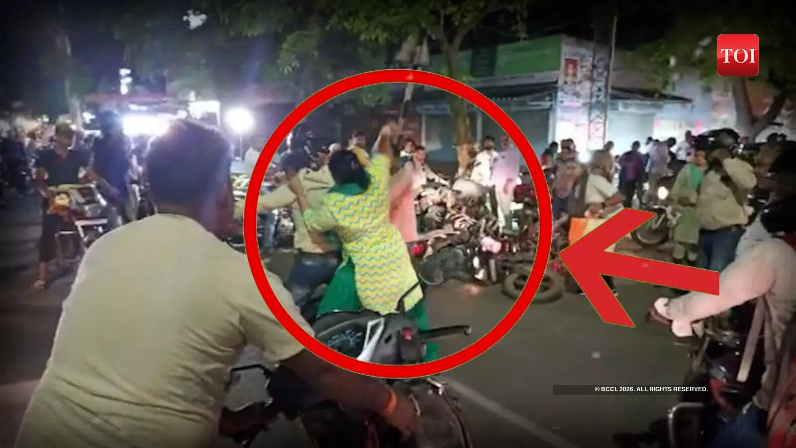 Woman beat up a bike rider over minor accident in Lucknow