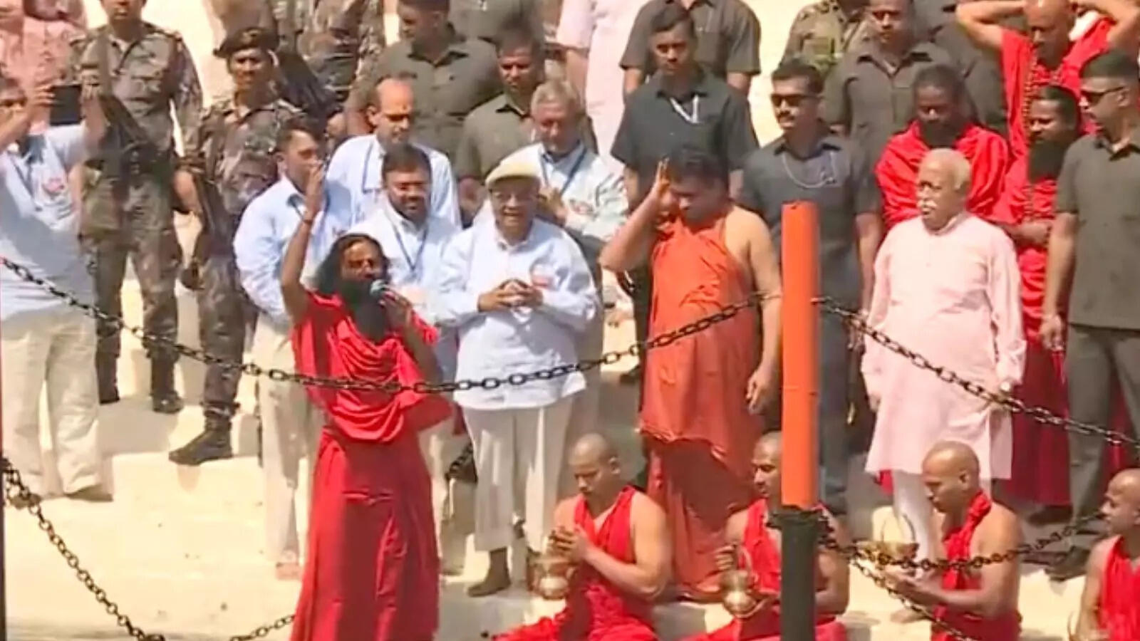 Baba Ramdev, Mohan Bhagwat attend ‘Sanyasi Dikshant Samaroh’ at Har Ki ...