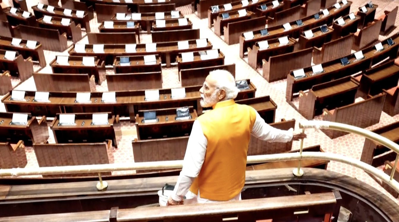 pm modi: PM Modi surprise visit to new Parliament Building