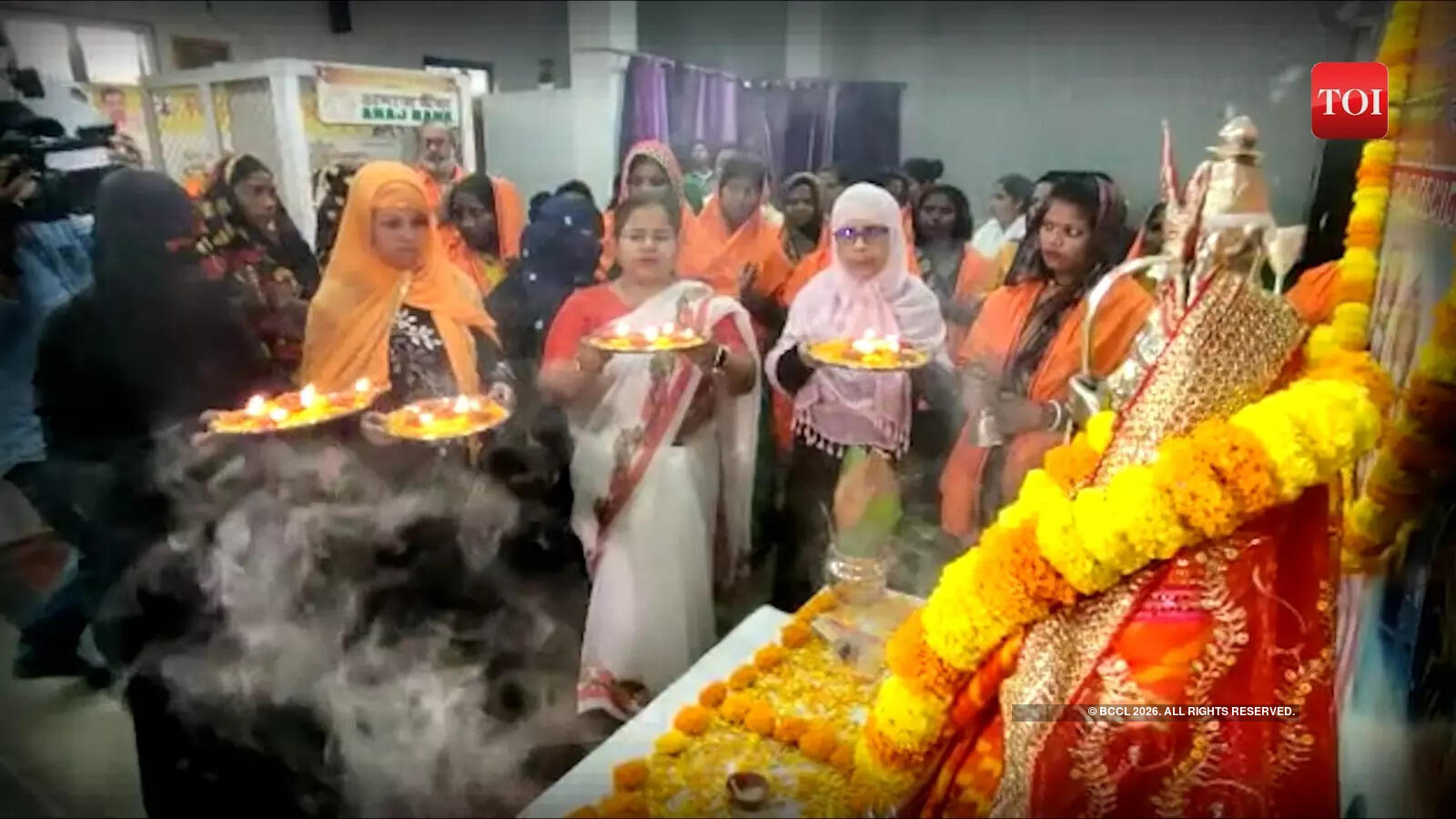 Muslim women perform aarti of Lord Ram on occasion of Ram Navmi in Varanasi