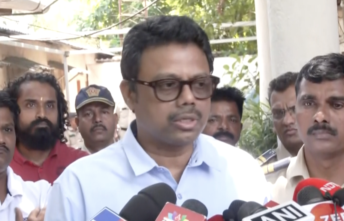 sunil raut: Maharashtra: Brother Sunil Raut files FIR on Sanjay Raut ...