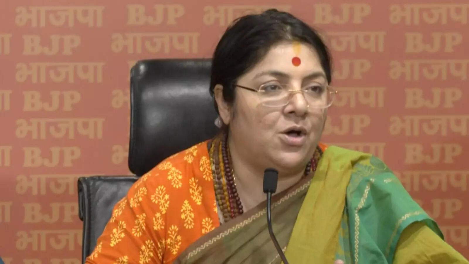 Locket Chatterjee trains guns at WB CM over state violence; alleges of ...