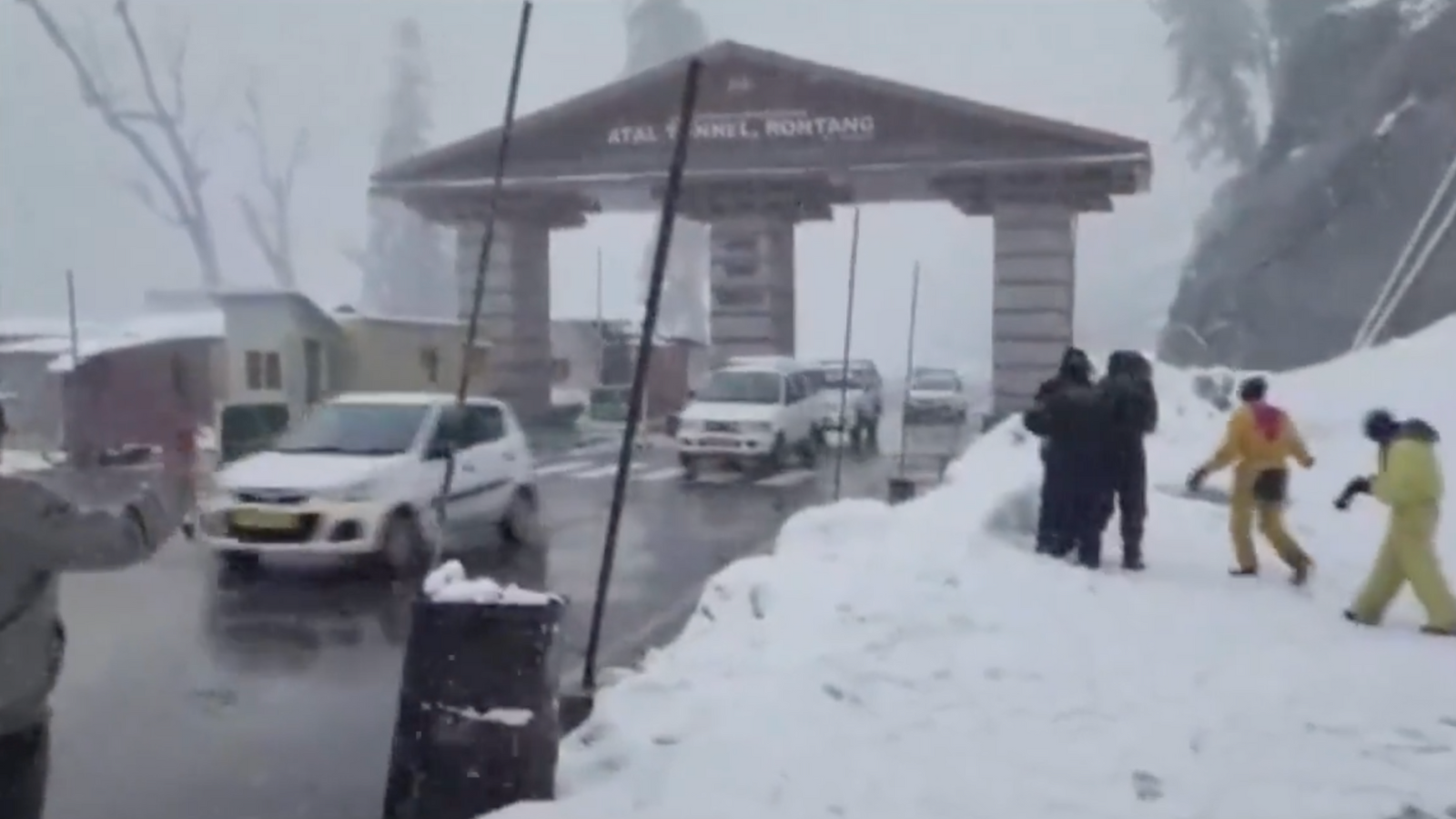 Watch: Fresh snowfall reported in Atal Tunnel in Rohtang Pass