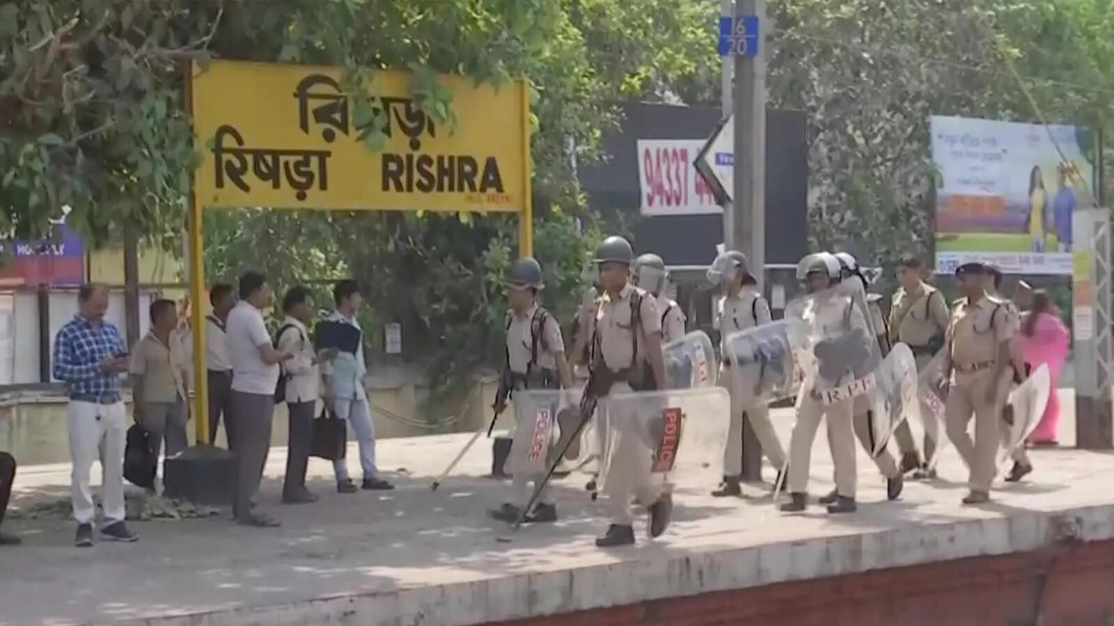 WB: RPF, GRP hold flag march as fresh violence erupts at Rishra railway ...