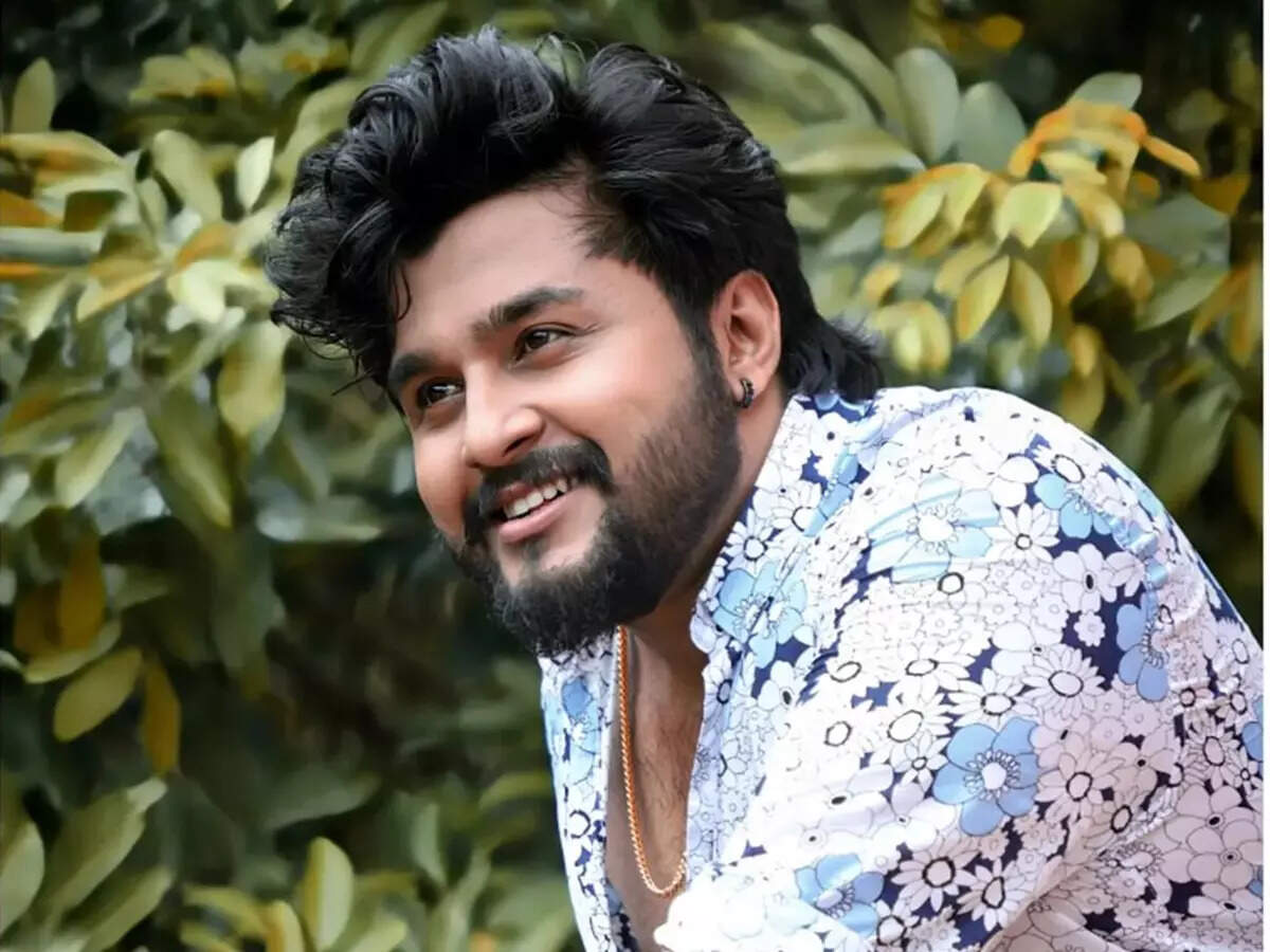 Kudumbasree Sharada's Prabin: I will never forget the anniversary gift sent by a fan who was in ...