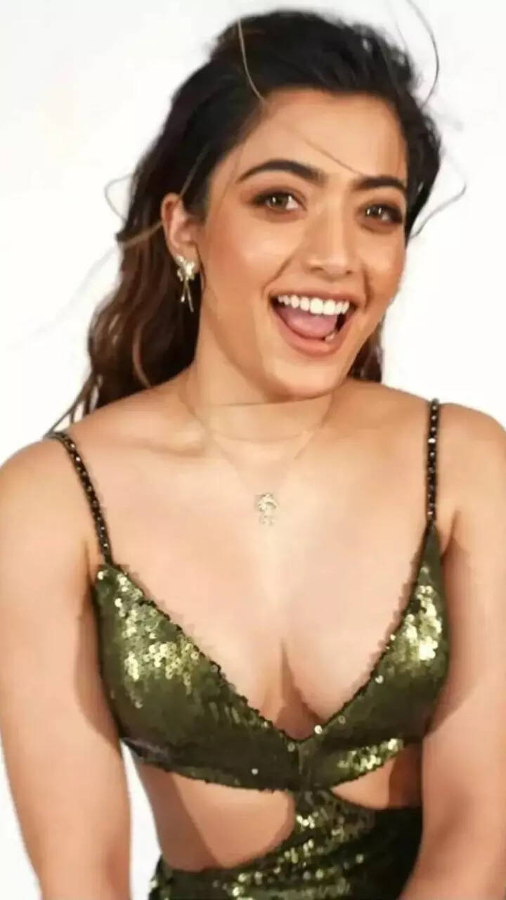 Pushpa The Rule: Rashmika Mandanna makes a stunning comeback as Srivalli in new poster | Telugu ...