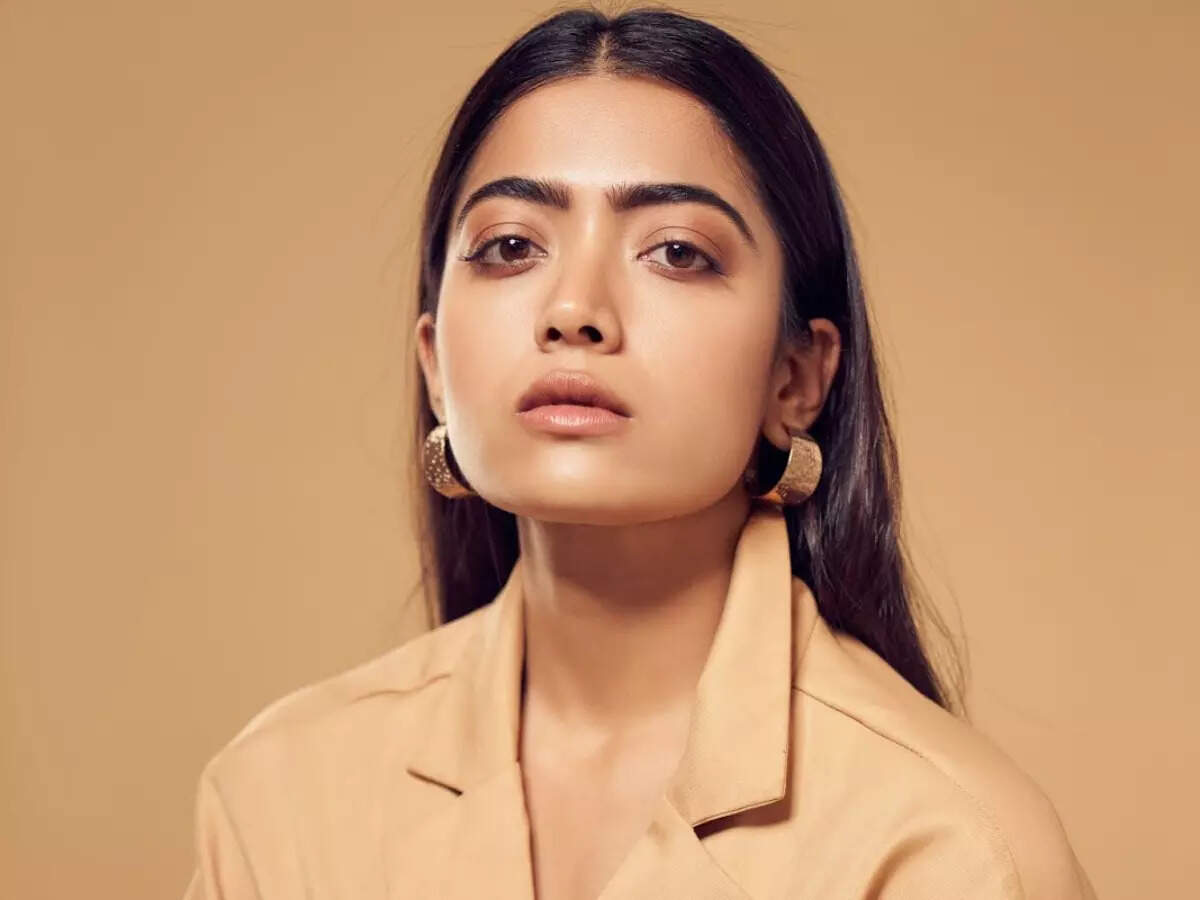 Pushpa The Rule: Rashmika Mandanna makes a stunning comeback as Srivalli in new poster | Telugu ...