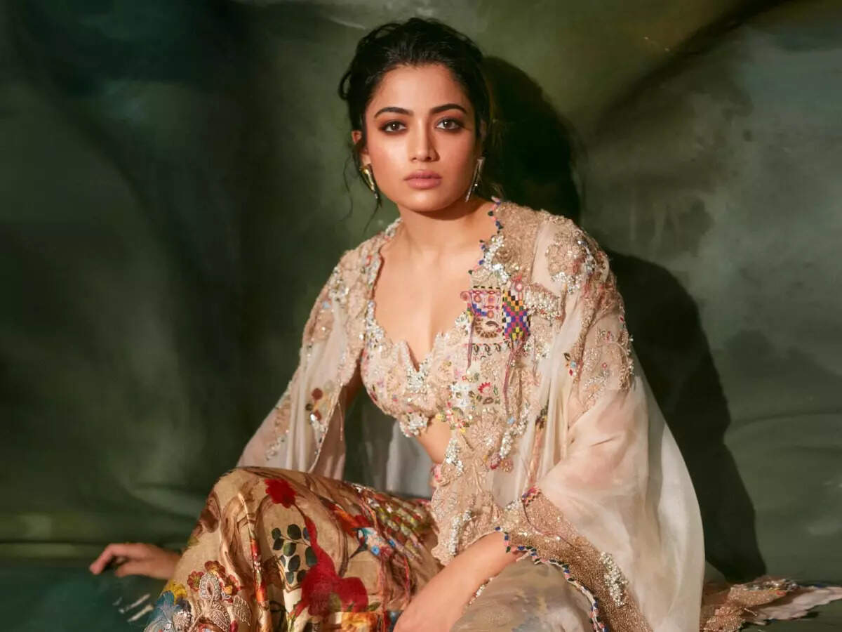 Pushpa The Rule: Rashmika Mandanna makes a stunning comeback as Srivalli in new poster | Telugu ...