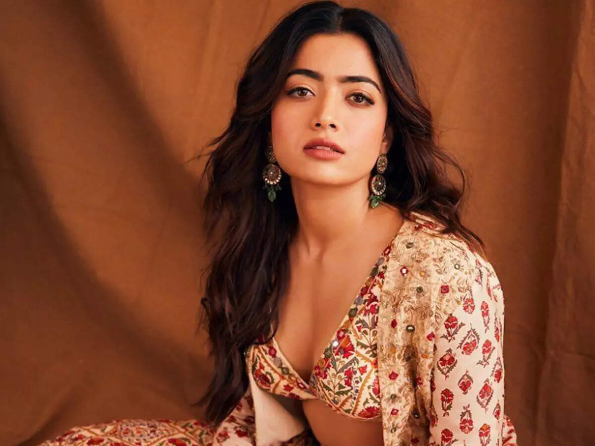 Pushpa The Rule: Rashmika Mandanna makes a stunning comeback as Srivalli in new poster | Telugu ...