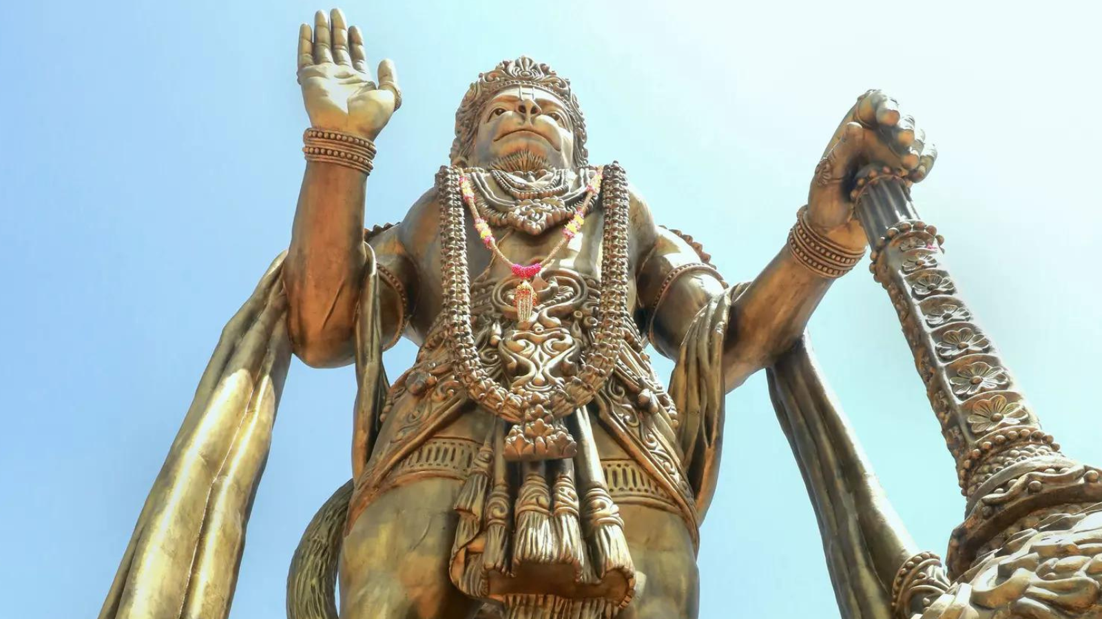 Hanuman Jayanti: Amit Shah unveils 54-feet-tall statue of Lord Hanuman ...