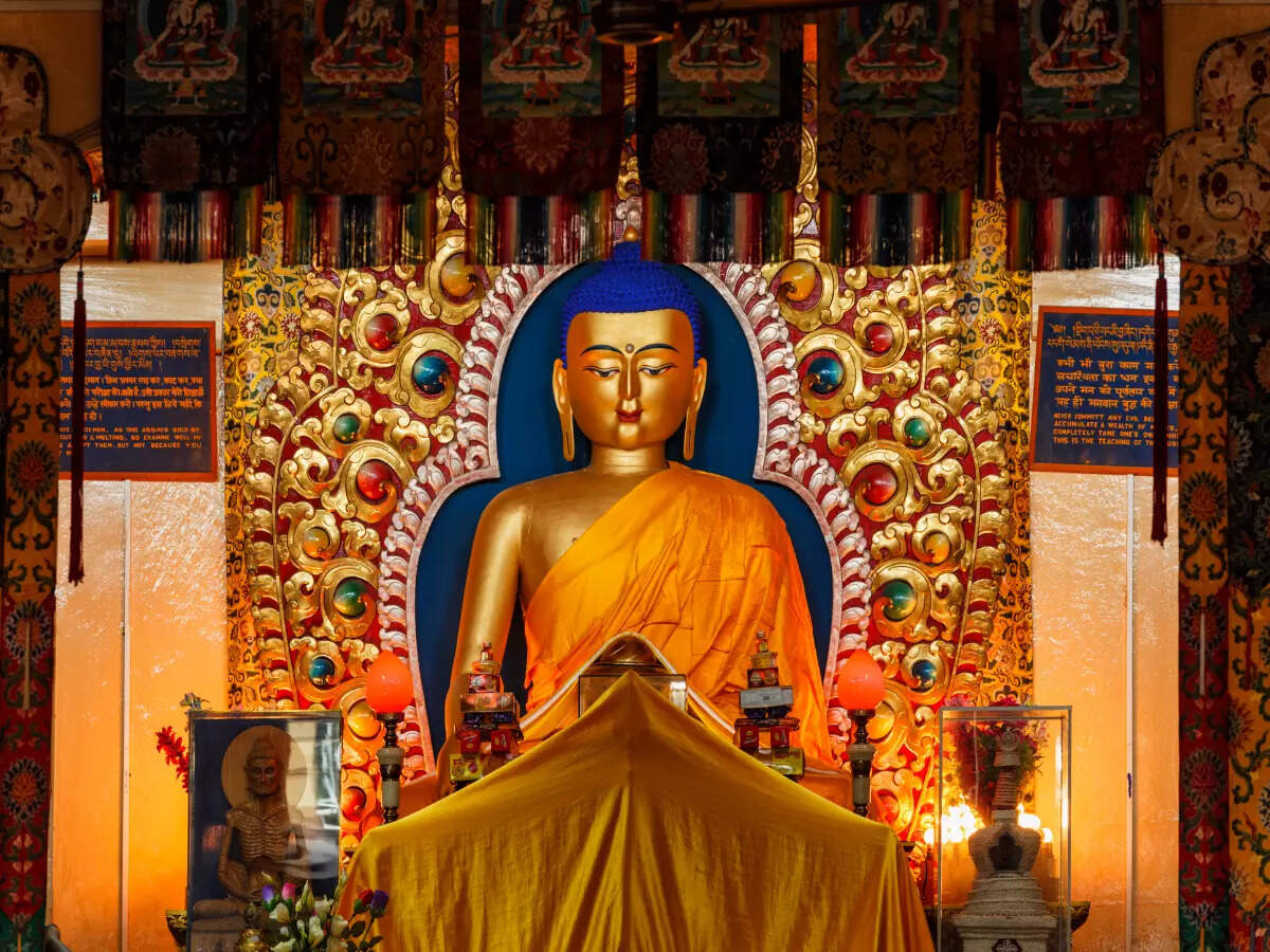 Experience the Tibetan culture at Tsuglagkhang Complex in McLeodganj ...
