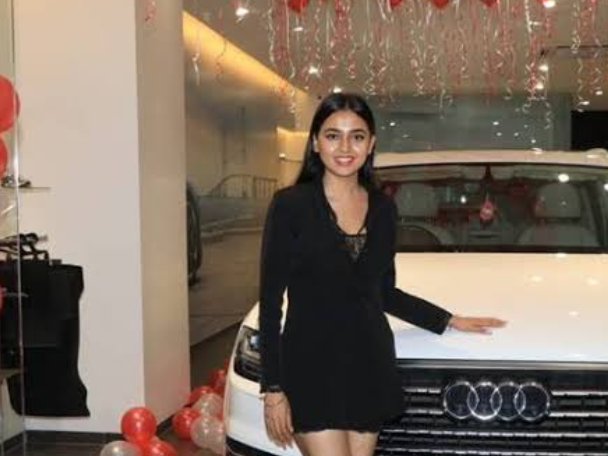 Bigg Boss 13 fame Himanshi Khurana adds a brand new SUV to her ...