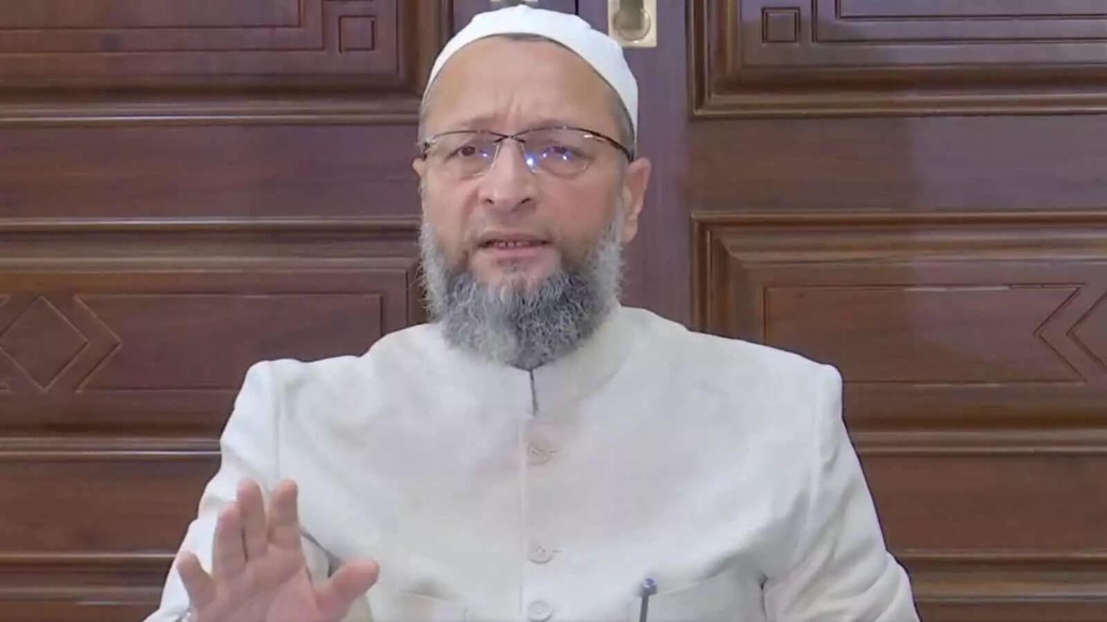 AIMIM Chief Owaisi slams BJP over Atiq Ahmed’s shootout, demands resignation of UP CM Yogi ...