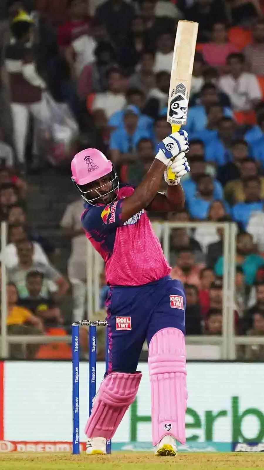 GT vs RR Highlights: Shimron Hetmyer, Sanju Samson star in Rajasthan ...