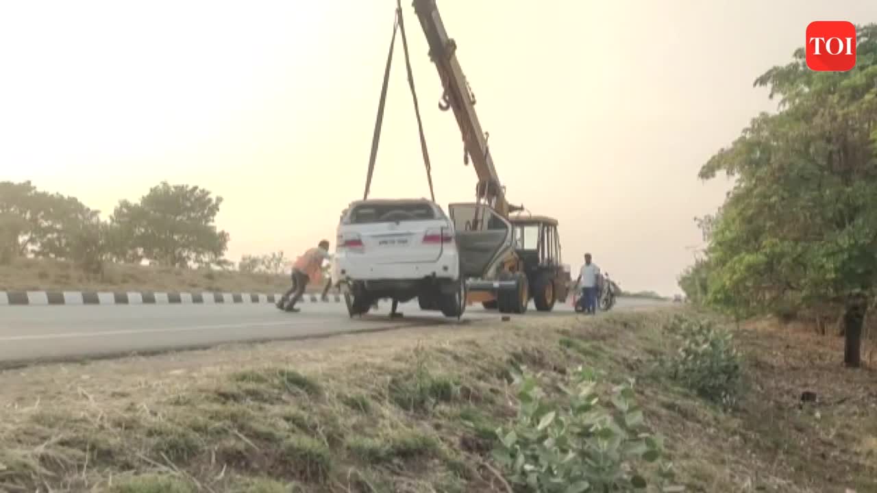 Former Andhra Pradesh MLA Neeraja Reddy dies in car accident