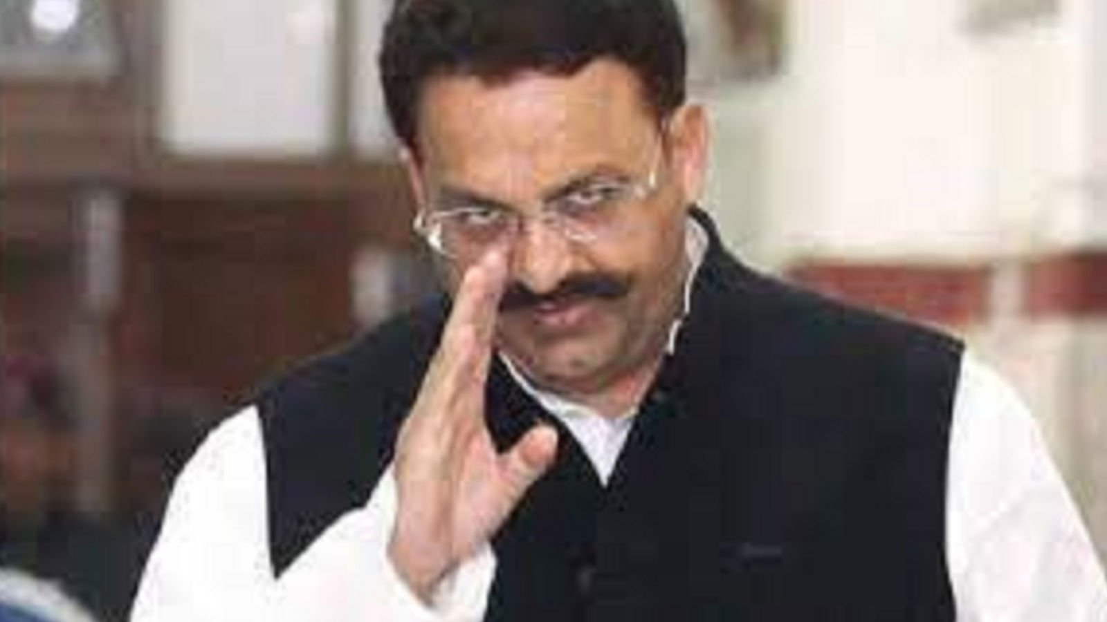 "She ran mafia activities of her husband",police on lookout circular against Afsa Ansari