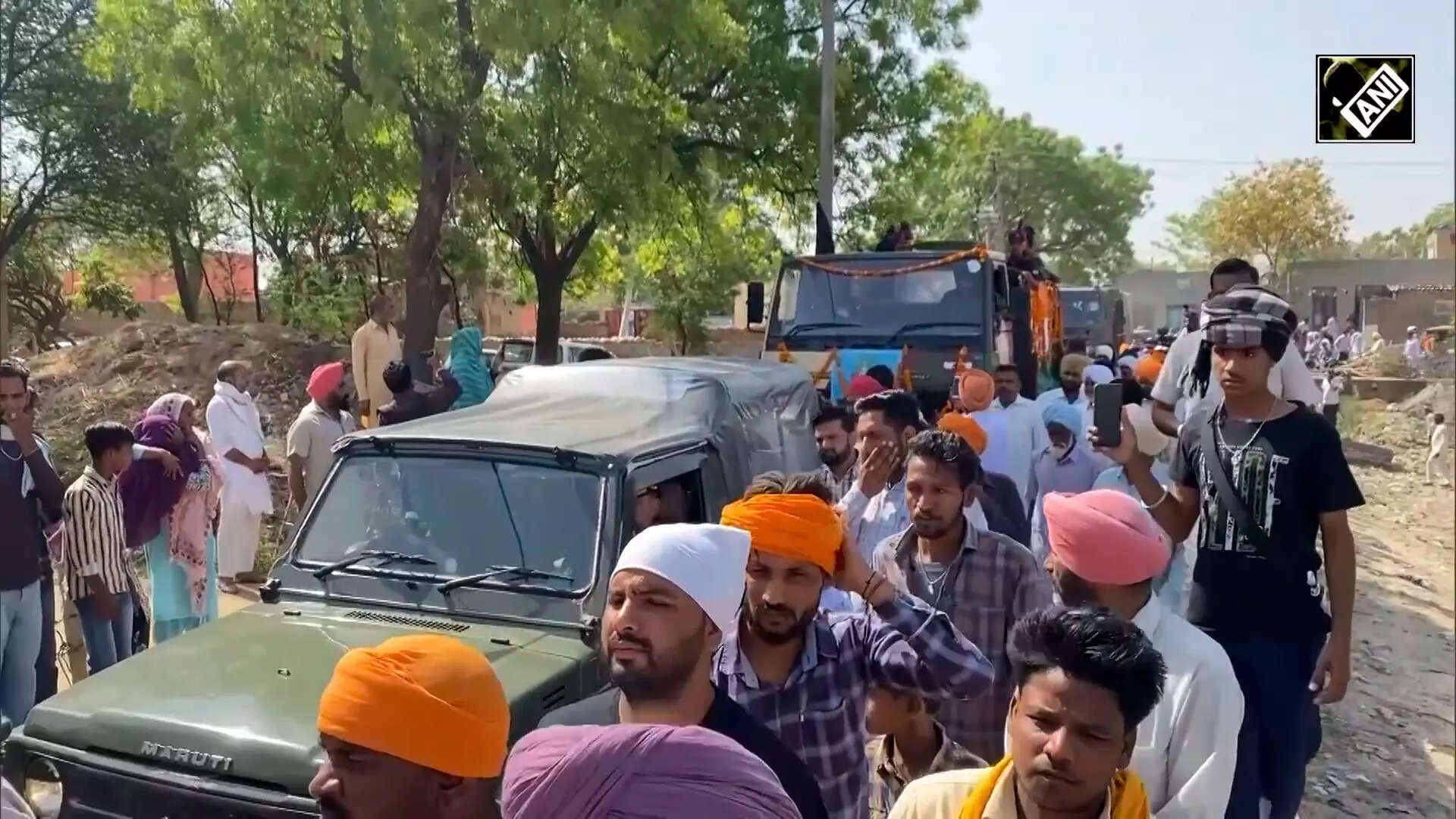 Poonch attack: Locals thronged to pay last respects to Sepoy Harkrishan ...