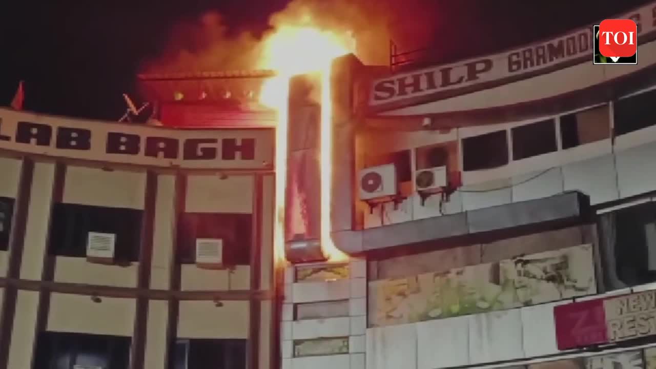 Massive fire breaks out in a restaurant in Rajasthan's Udaipur