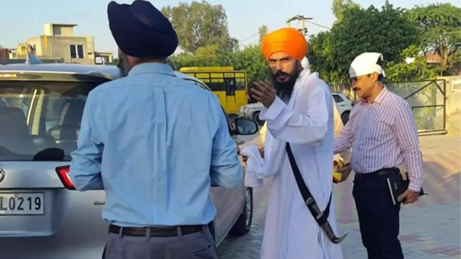 Assam: ‘Waris Punjab De’ chief Amritpal Singh brought to Dibrugarh jail ... Assam: ‘Waris Punjab De’ chief Amritpal Singh brought to Dibrugarh jail ...