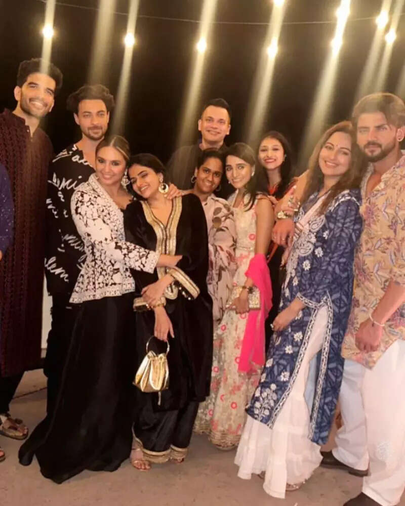 These cosy pictures of Sonakshi Sinha and Zaheer Iqbal from Huma ...
