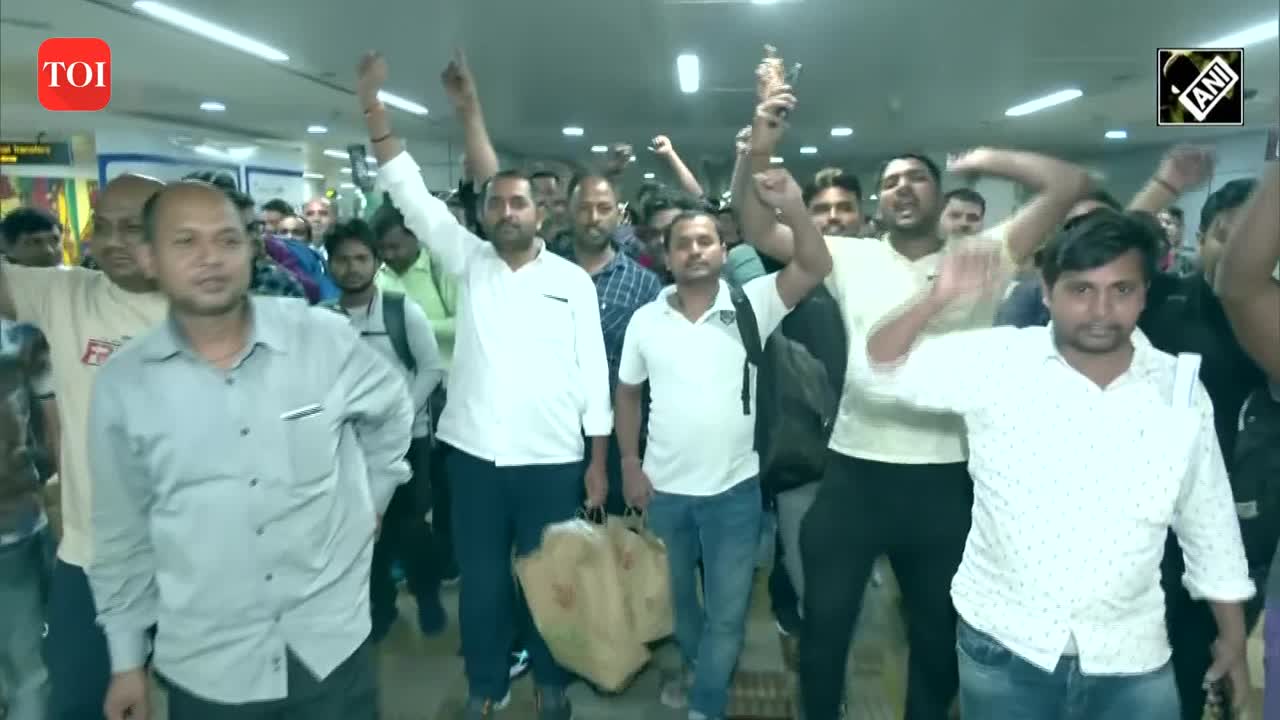 Indian army Zindabad, PM Modi Zindabad: First batch of rescued Indians ...