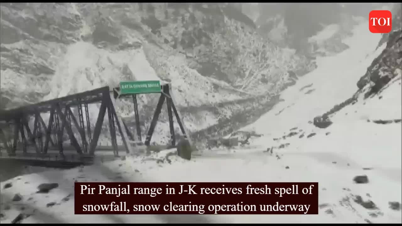 Pir Panjal range in J-K receives fresh spell of snowfall, snow clearing operation underway