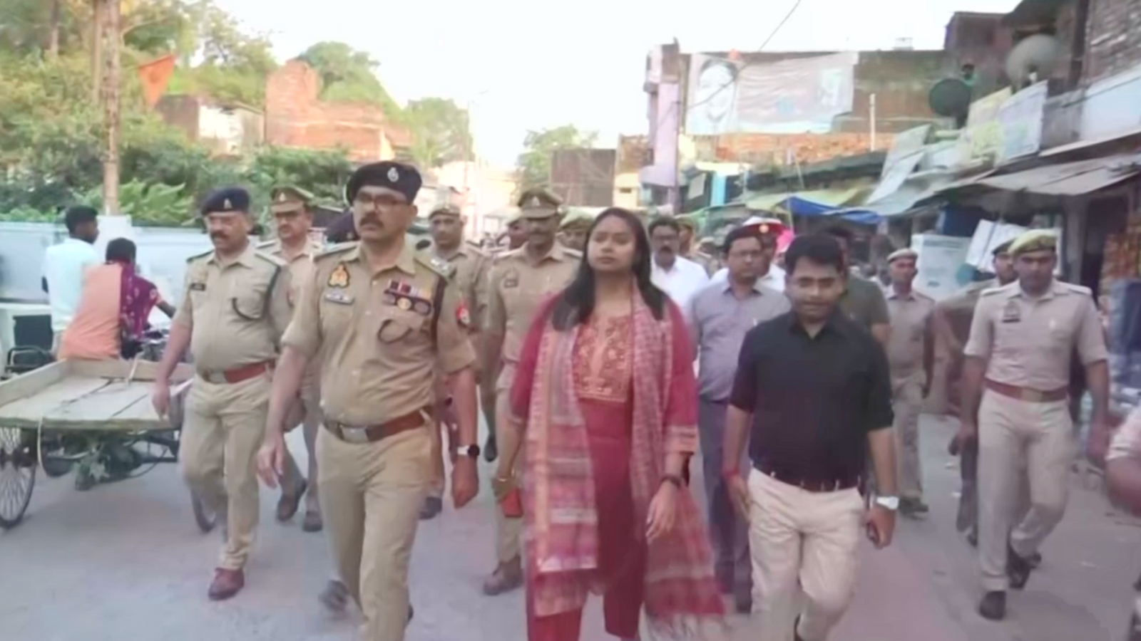 UP Police carries out flag march in Ghazipur after Ansari brothers ...