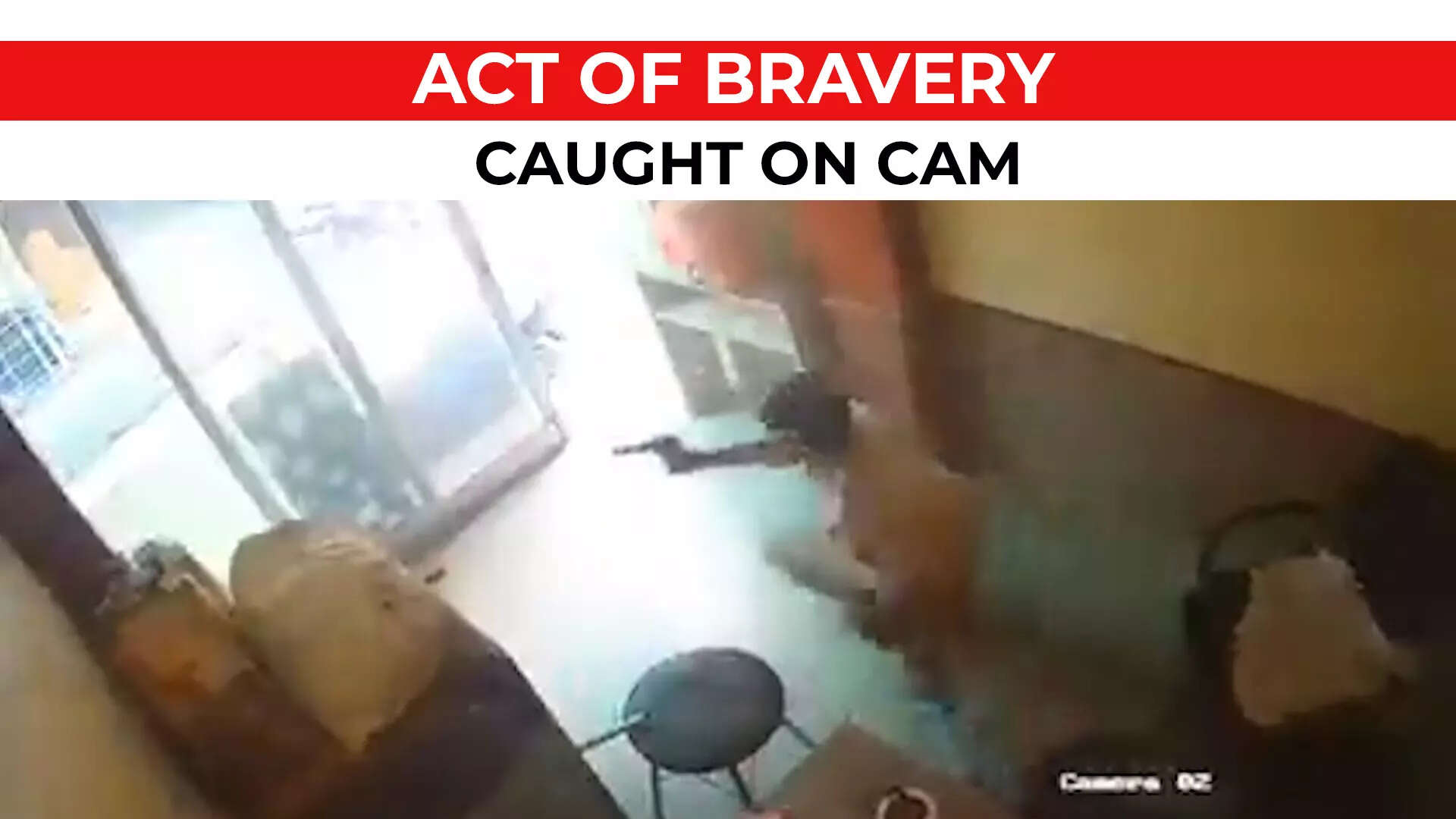 Cop catches armed robber in Rajasthan, dragged him for some distance ...
