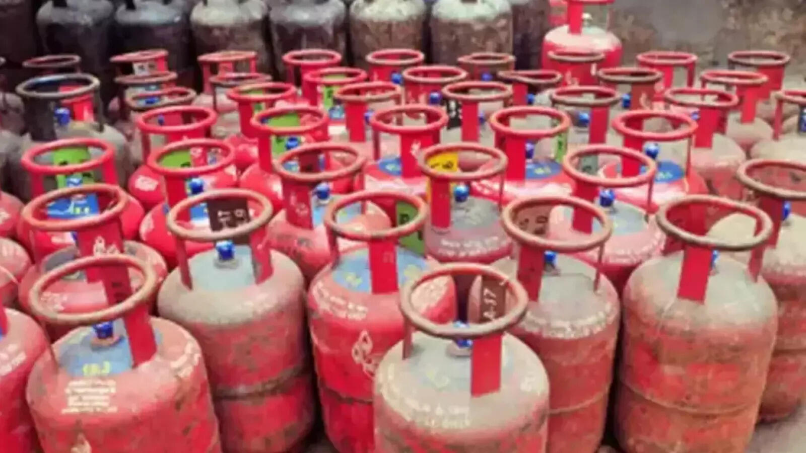 Oil Marketing Companies slash commercial LPG cylinder price by Rs 171.50