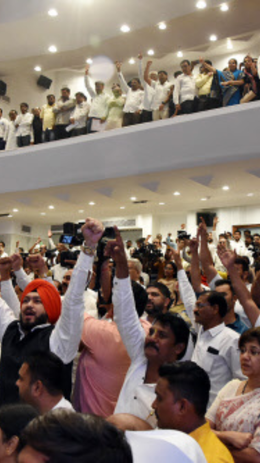 Crying leaders, protesting workers: Pawar resignation…