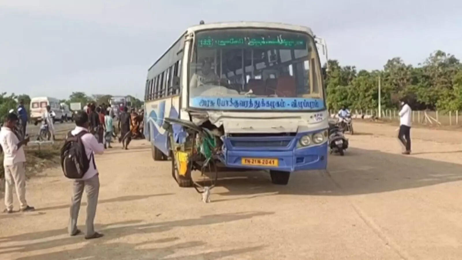 6 dead after TN roadways bus collides with auto-rickshaw in Kanchipuram ...