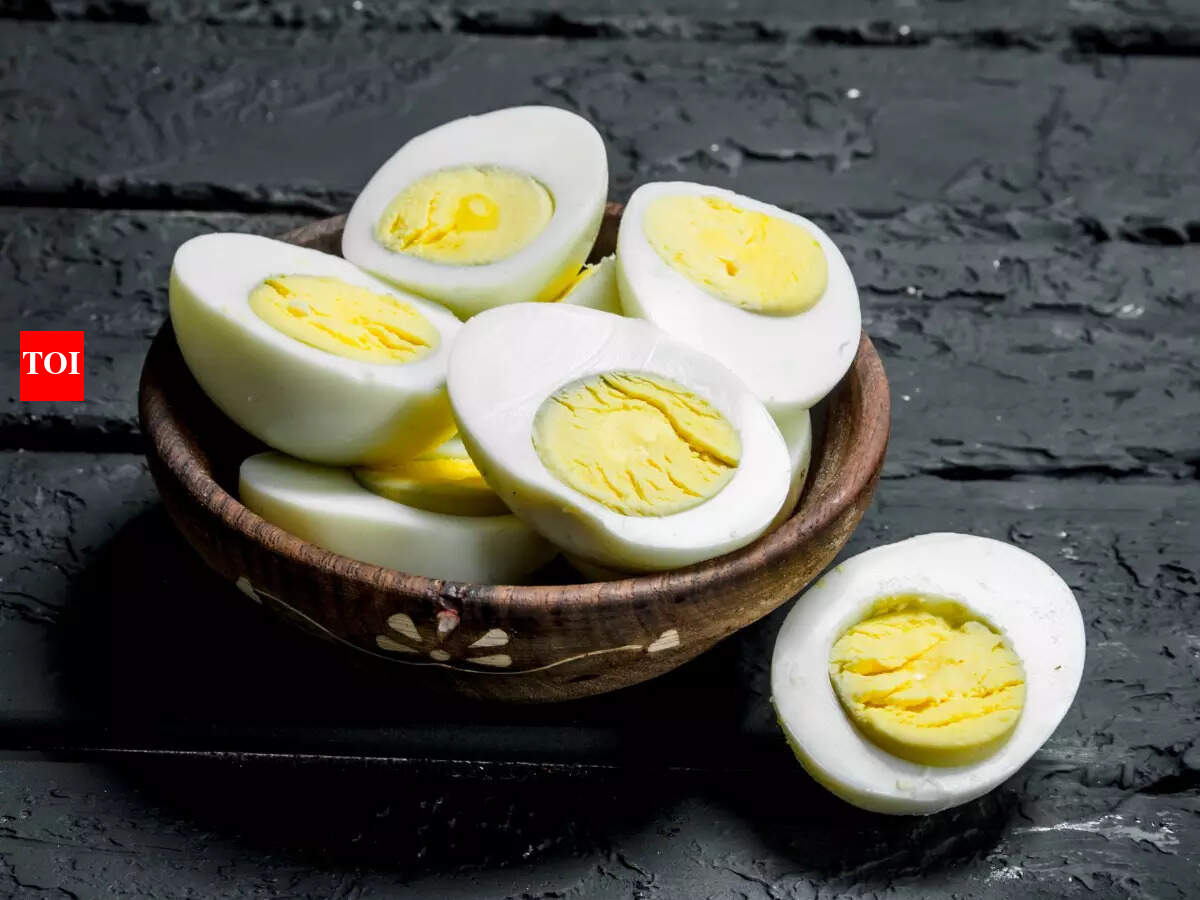 eggshell cracked while boiling