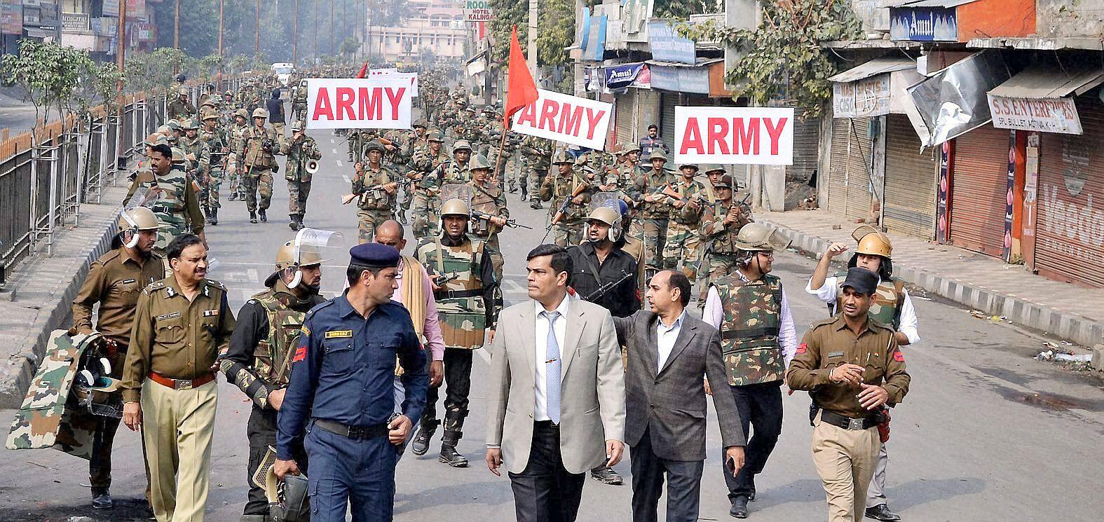 Haryana violence kills 8 more; ministers' homes, govt offices, Army ...